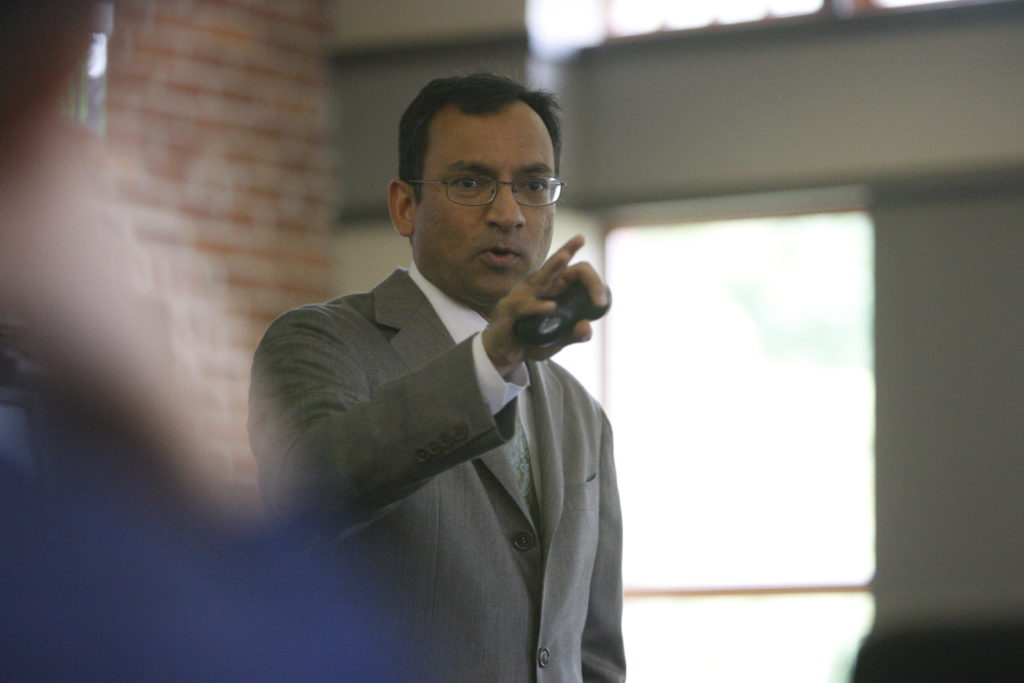 Ranga Ramanujam Wins Excellence in Teaching Award from Academy of ...