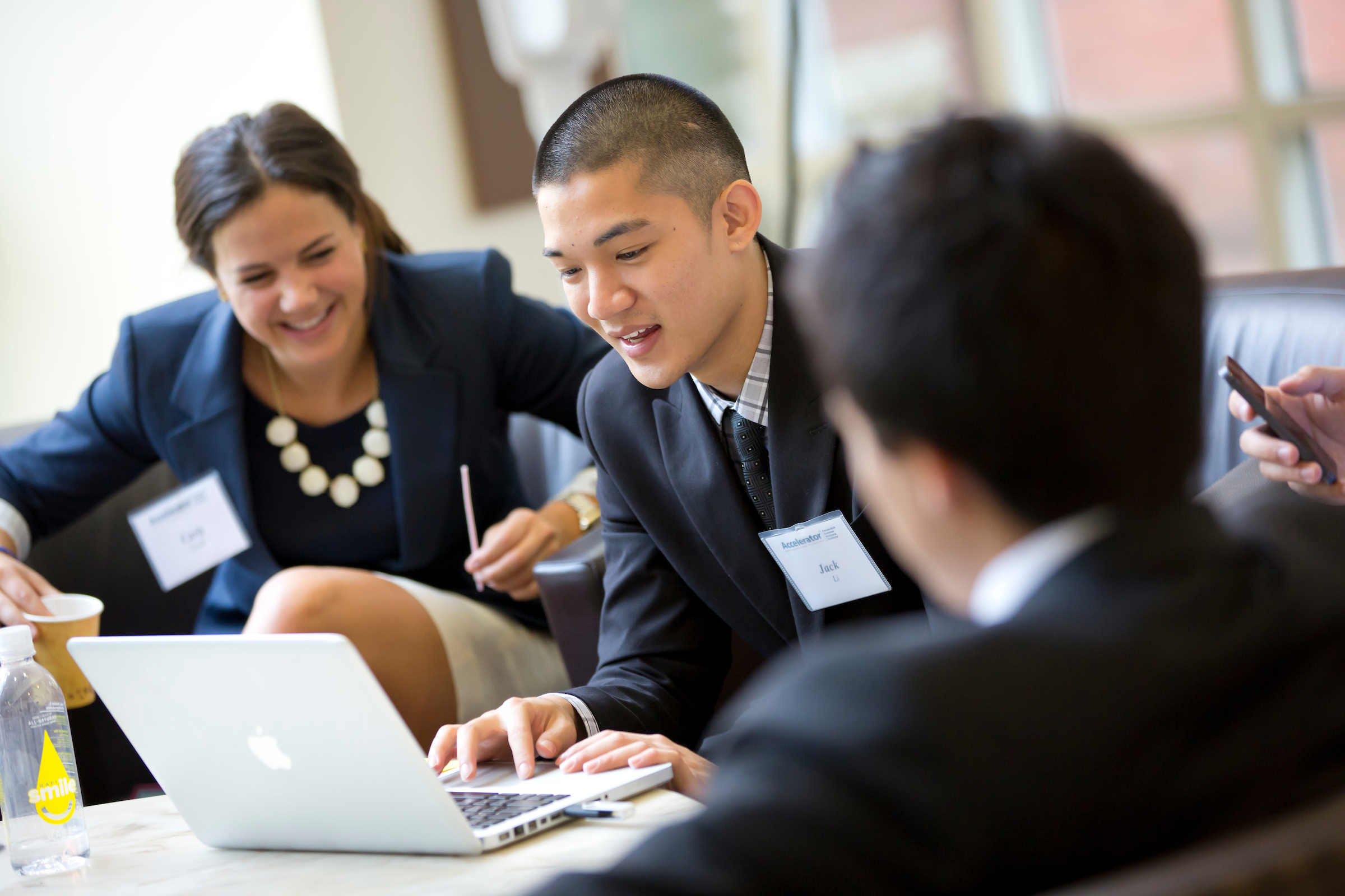 10 Skills That College Graduates Need in the Workplace