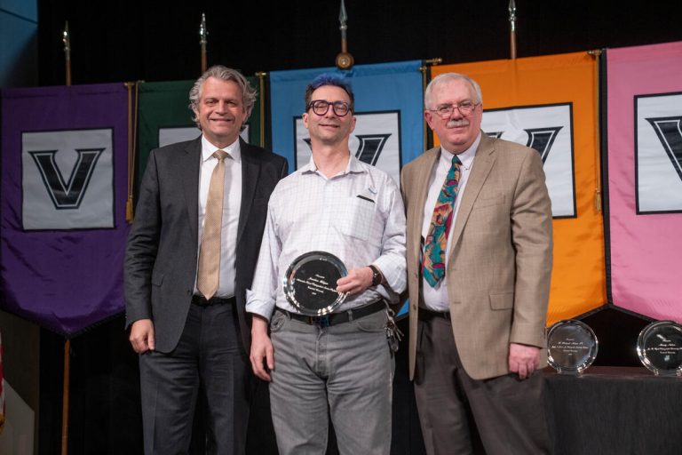 EES Professor Jonathan Gilligan Recipient of the Alexander Heard Distinguished Professor Award ...